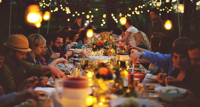 Host the Perfect Outdoor Iftar Gathering - Masala.com