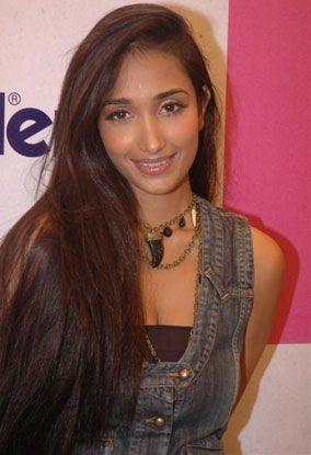 Jiah's mysterious exit - Masala.com