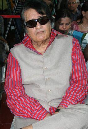 Manoj Kumar remembers Gulshan Bawra - Masala.com