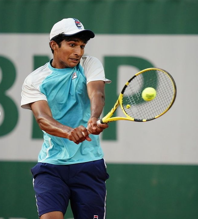 Indian-American teenager Samir Banerjee wins Wimbledon boys' singles ...