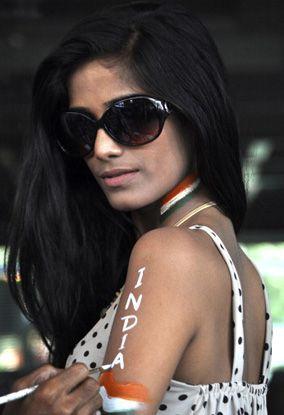 Poonam Pandey will bare all only for Team India - Masala.com