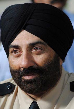 "Sunny is the most handsome Sardar in the industry" - Masala.com