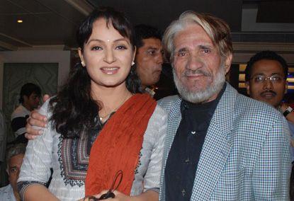 Mac Mohan dies of cancer - Masala.com