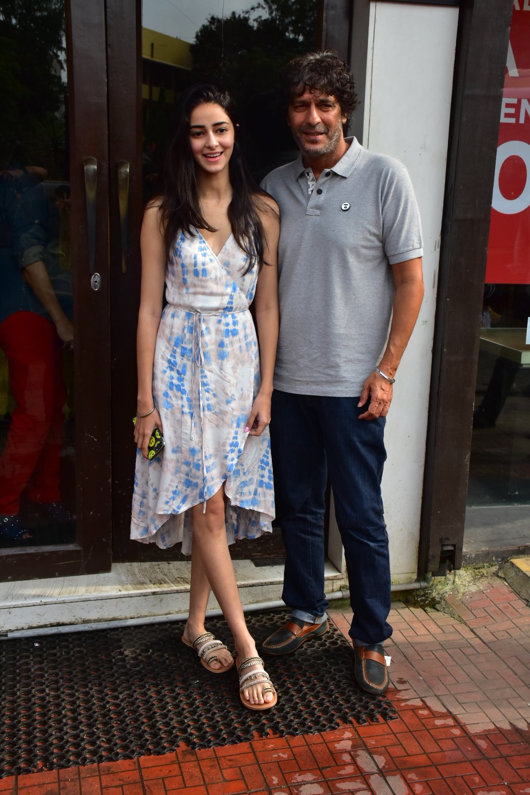 Star Spotting: Janhvi and Khushi, Arbaaz Khan and Amrita Arora, Chunky ...