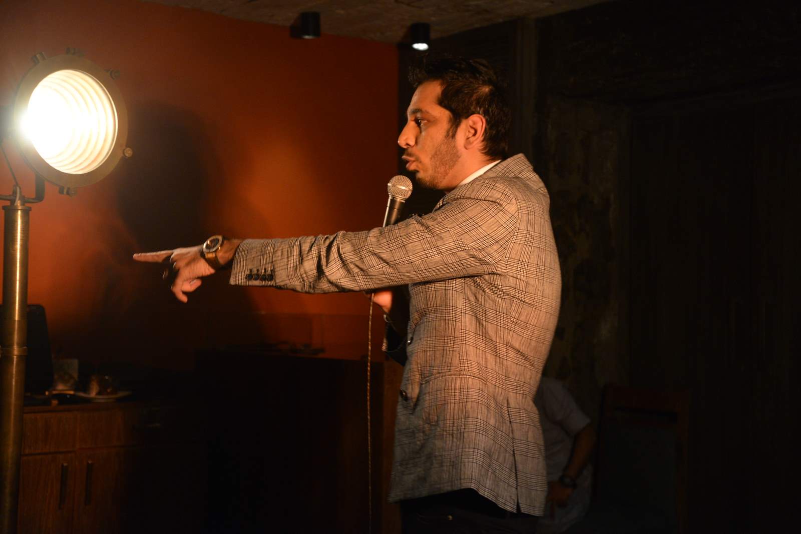 Nitin Mirani Tickles The Funny Bone Yet Again - Masala.com