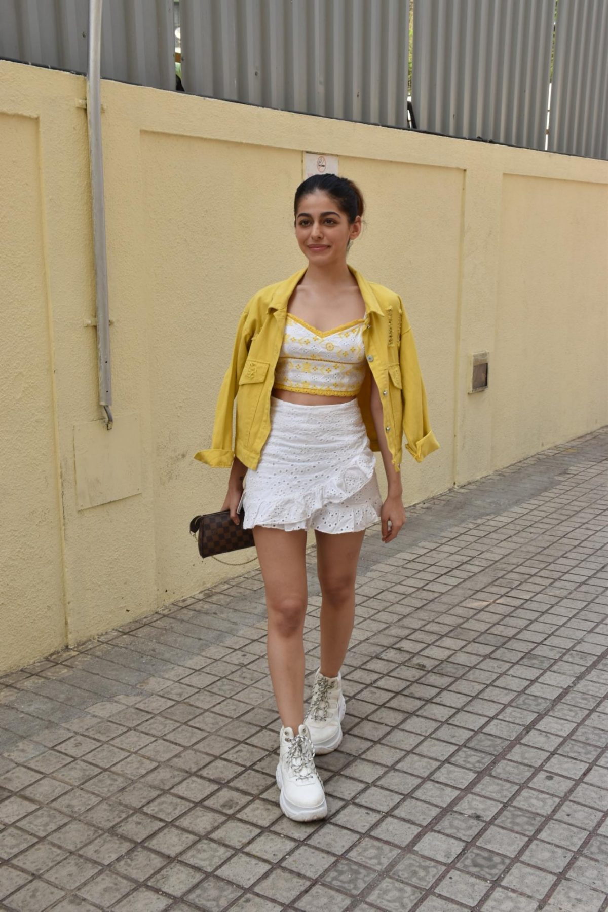 Alaya Furniturewala Brightens Up Our Day In Yellow Outfit Masala