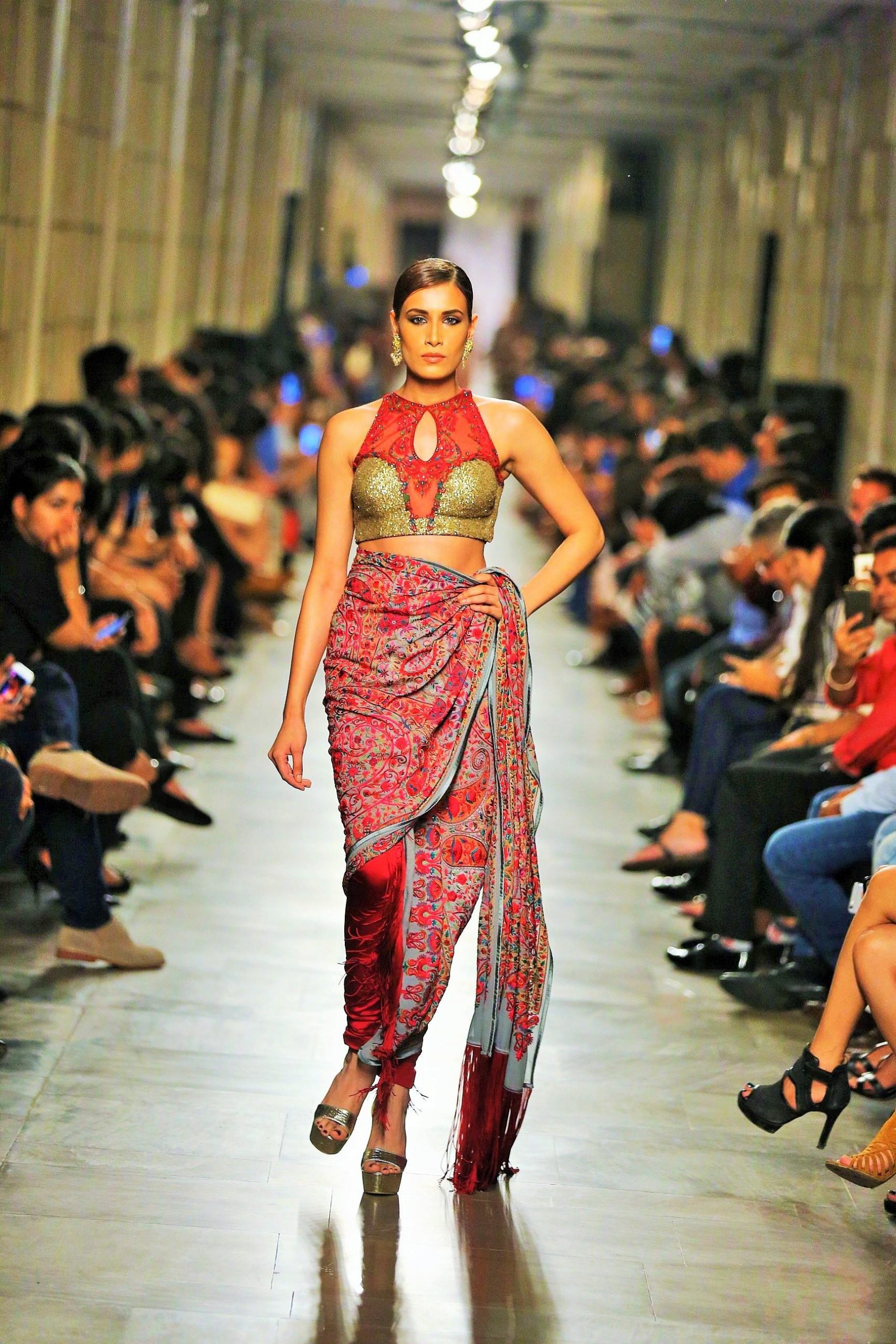 Designer Manav Gangwani's Glamorous Twist on Traditional Wear is One to ...
