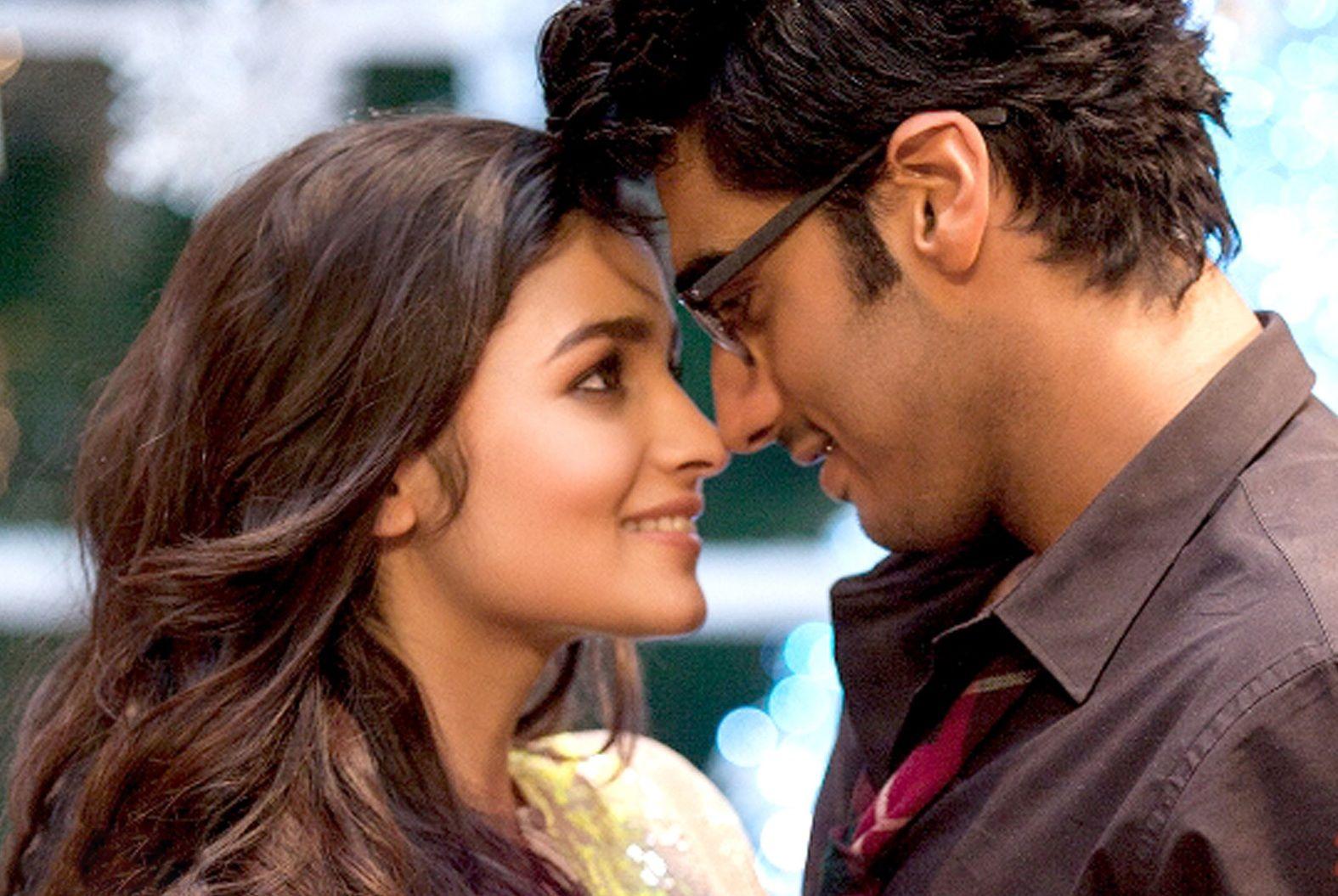2 States Review - Masala.com