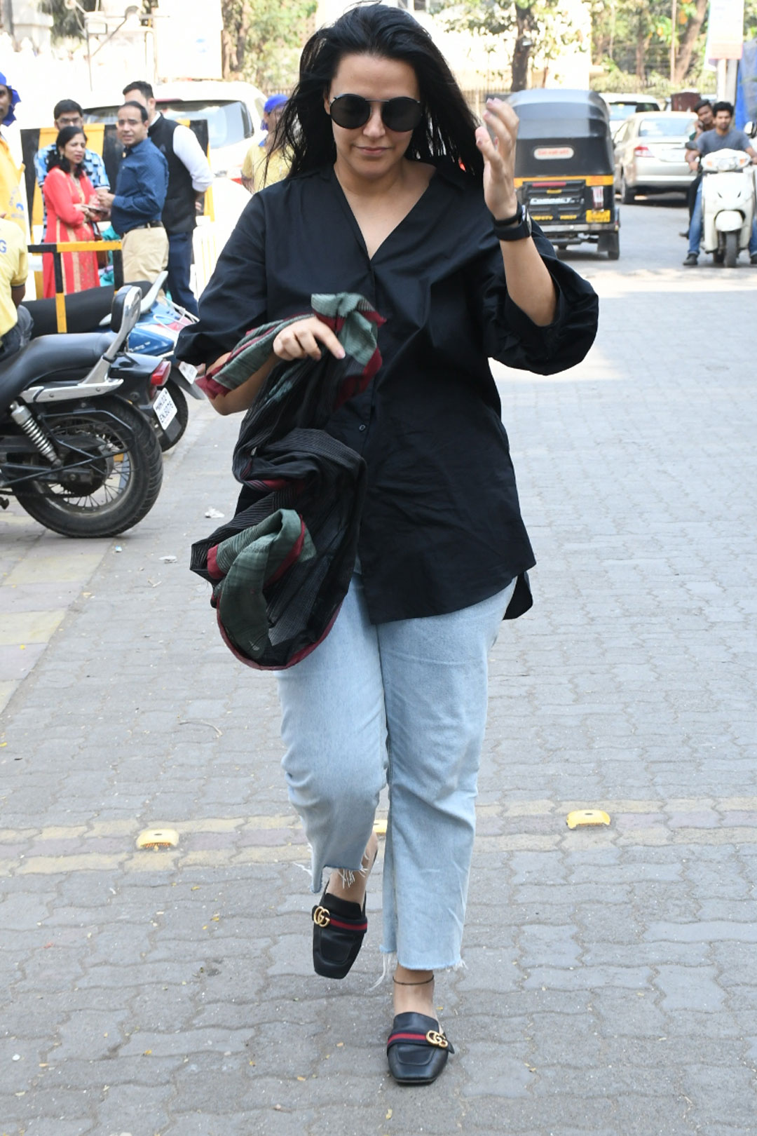 Celeb Spotting: Esha Deol with Husband, Janhvi Kapoor and Neha Dhupia ...