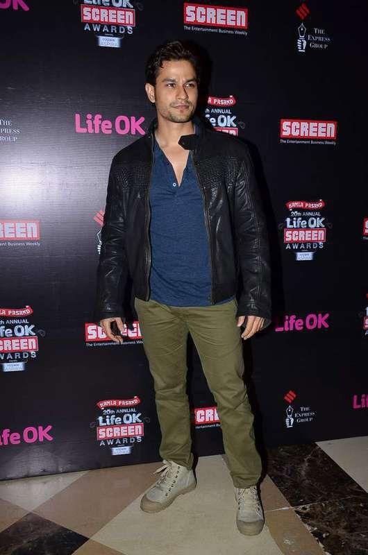 Shraddha Kapoor, Nimrat Kaur and Tanuja at the Life OK Screen Awards ...