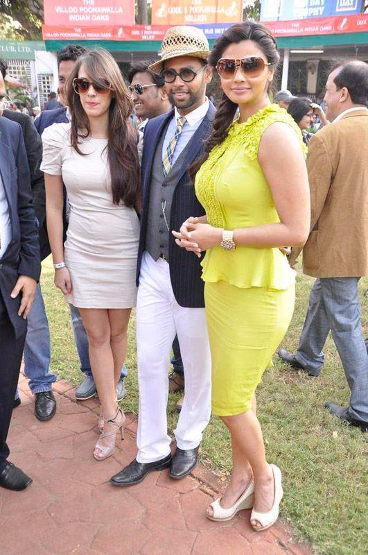 Hot Pics: Kareena Kapoor's Day at the Races - Masala.com