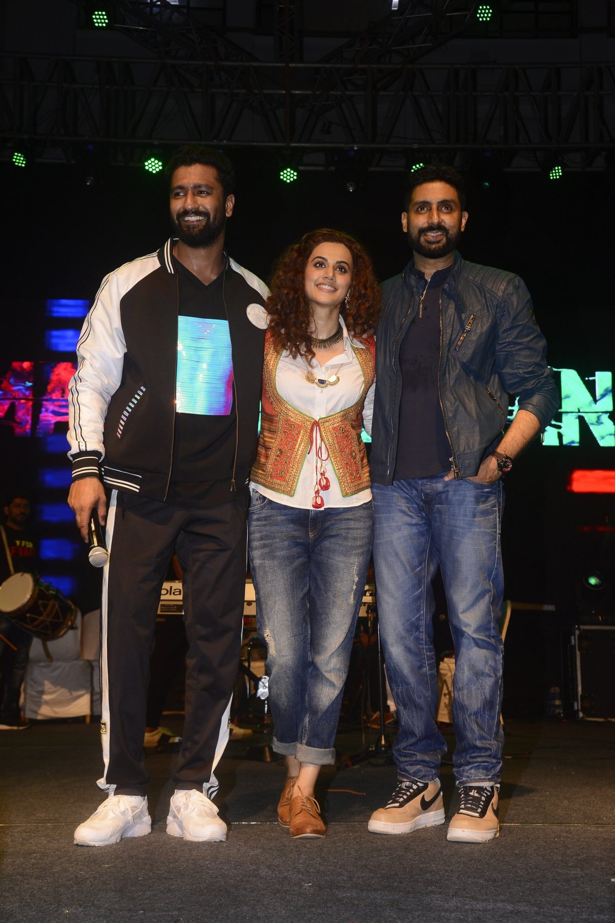 ‘Manmarziyaan’ Promotions: Abhishek Bachchan, Vicky Kaushal and Taapsee Pannu Shakes a Leg ...