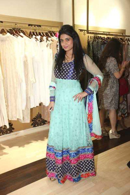 Kalki Koechlin and Neeta Lulla in Dubai for Aara Collection Preview - Masala