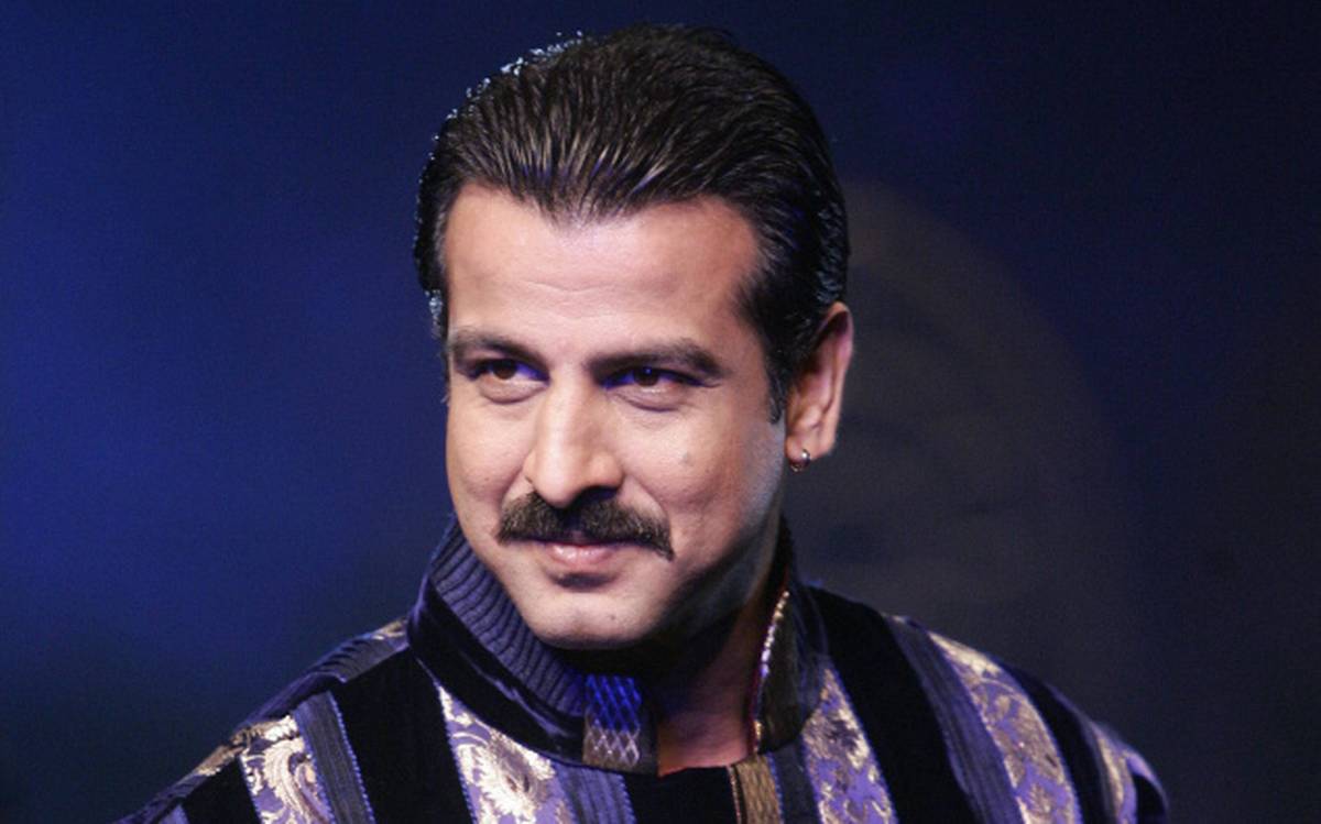Ronit Roy Interview: "I'm a Recluse By Nature" - Masala.com