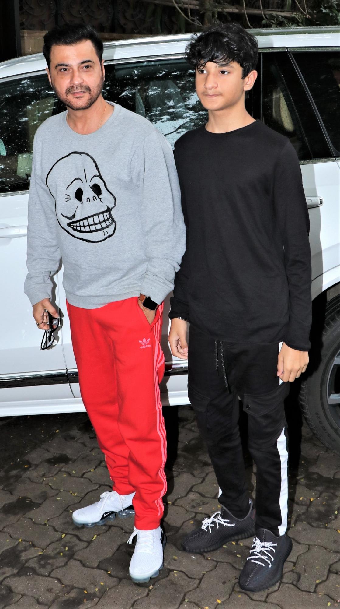 Sanjay Kapoor And Family Spotted At Brother, Anil Kapoor's House ...