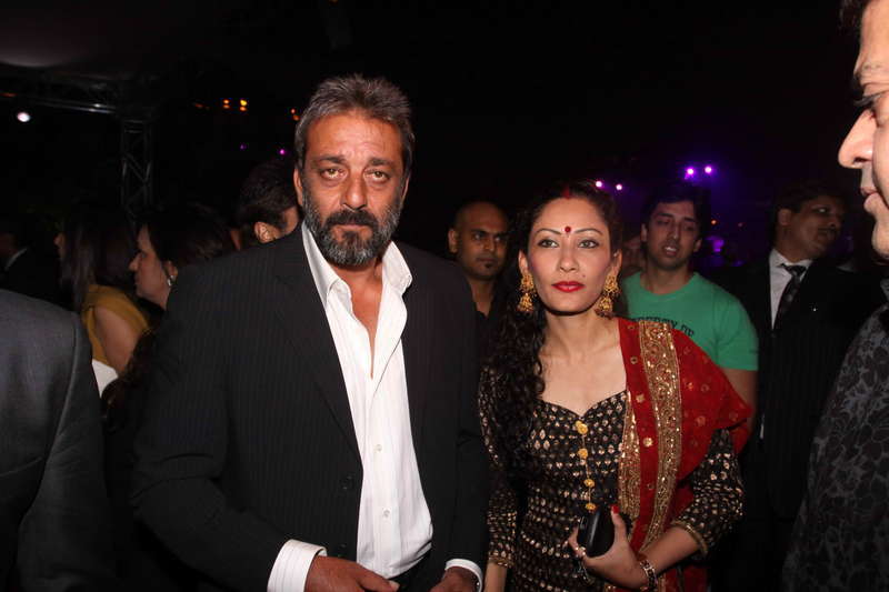 Manyata Dutt's Condition Worsens - Masala.com
