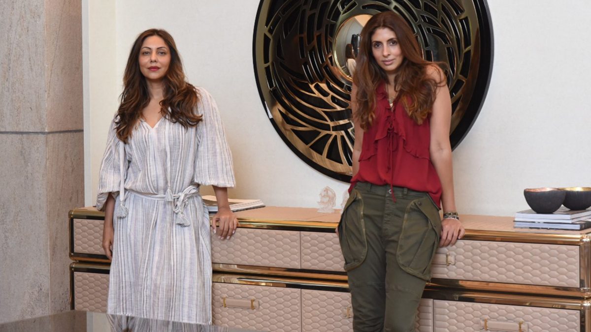 Gauri Khan, Shweta Bachchan Nanda Pose Together for a Picture - Masala
