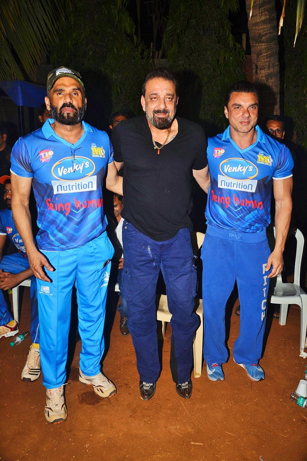 Suniel Shetty and Sohail Khan Battle it Out with Income Tax Officers - Masala.com