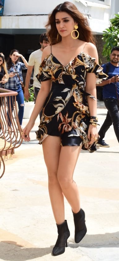 Kriti Sanon Is Gorgeous In Black For Promotions Masala