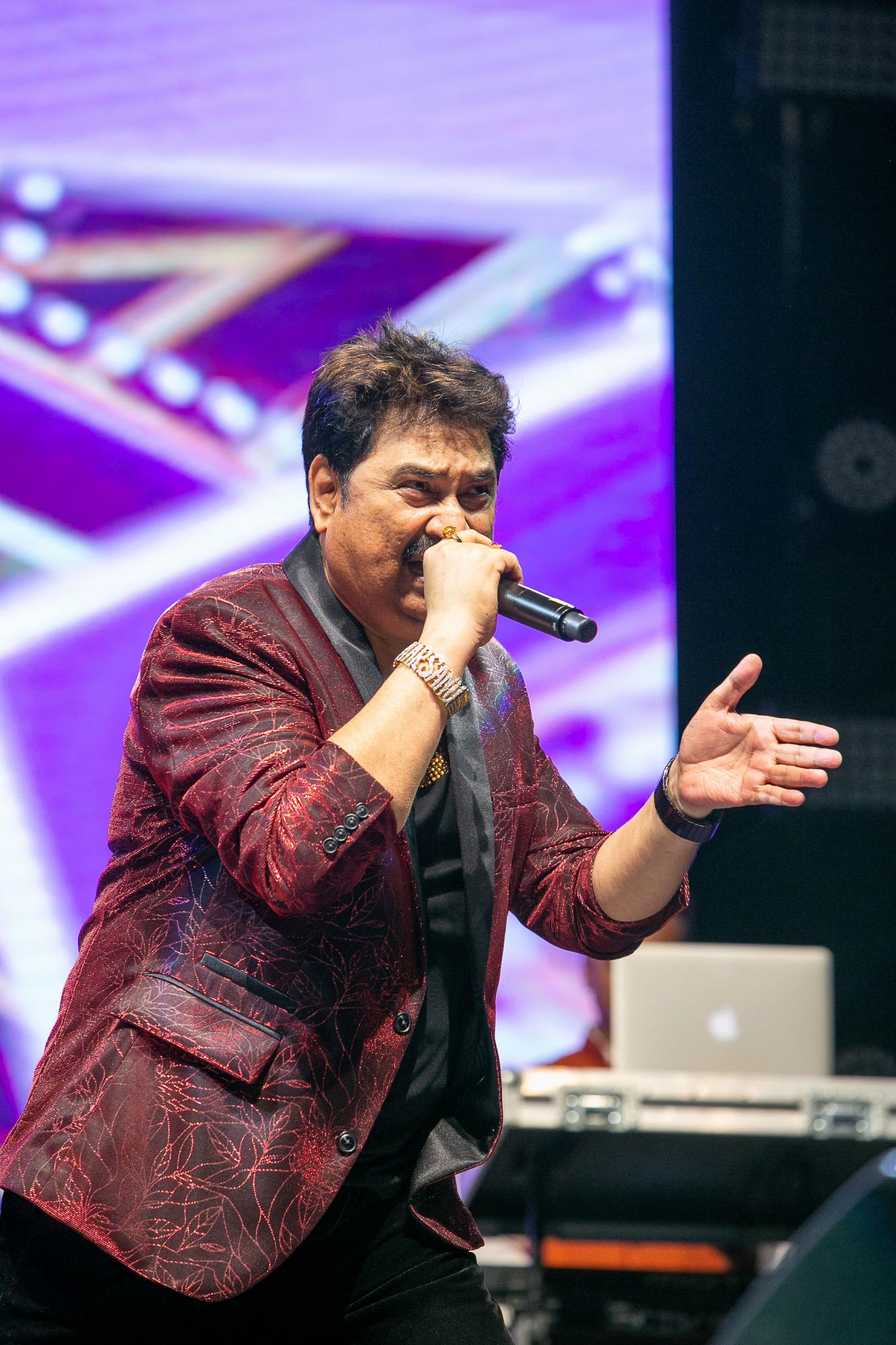 Alka Yagnik, Udit Narayan And Kumar Sanu Enthrall Dubai Fans - Masala.com