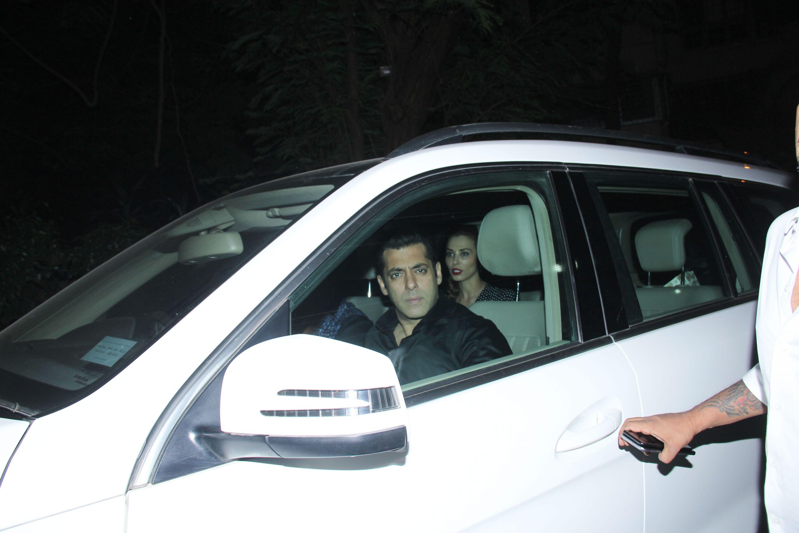 Salman Khan, Iulia Vantur and Bipasha Basu Snapped at Deanne Pandey's ...