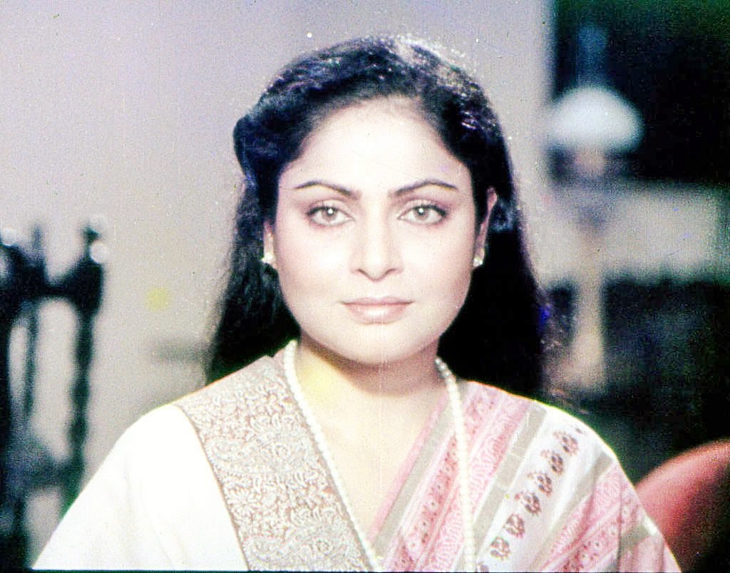 From Akshaye Khanna to Rakhee; Reclusive Celebrities of Bollywood ...