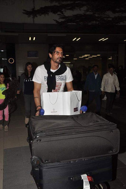 Ranbir Kapoor, Arjun Rampal, Karan Johar and Raveena Tandon Show Off ...