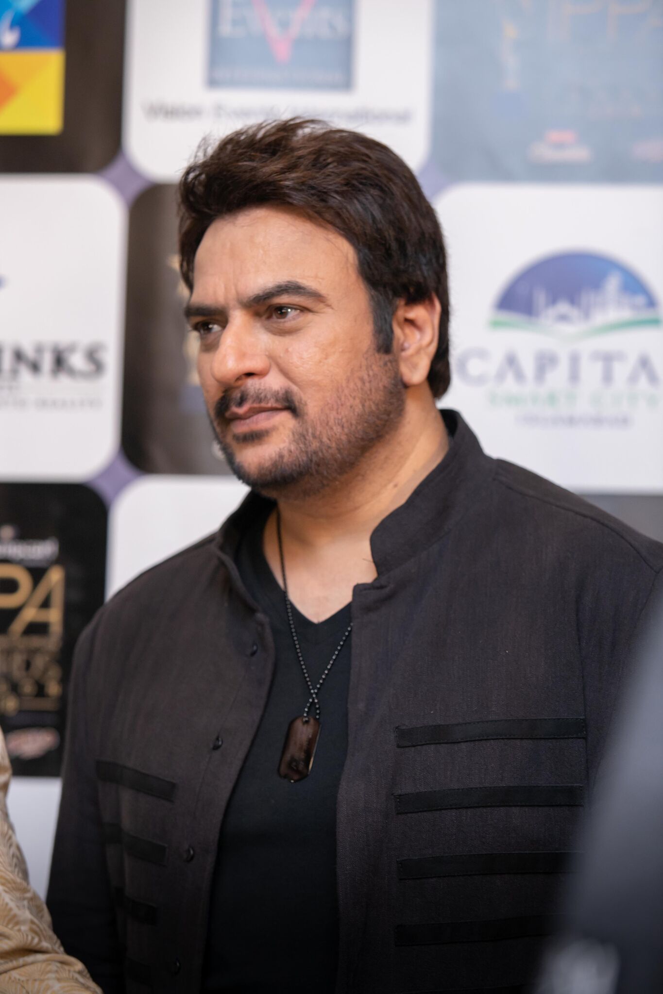 Ayesha Omar, Adnan Siddiqui, Bilal Ashraf and Other Stars on the Red ...