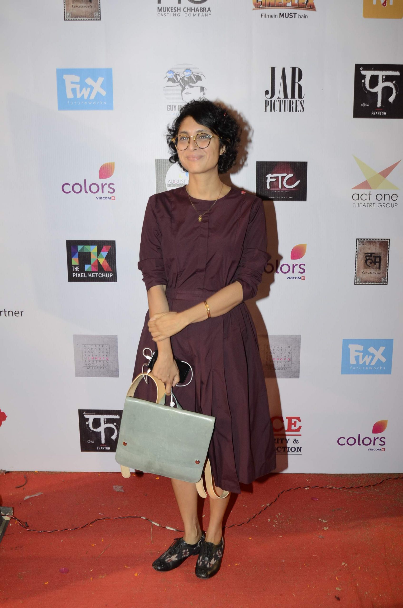 Manisha Koirala, Ayushmann Khurrana and Sonu Sood Spotted at Khidkiyaan ...