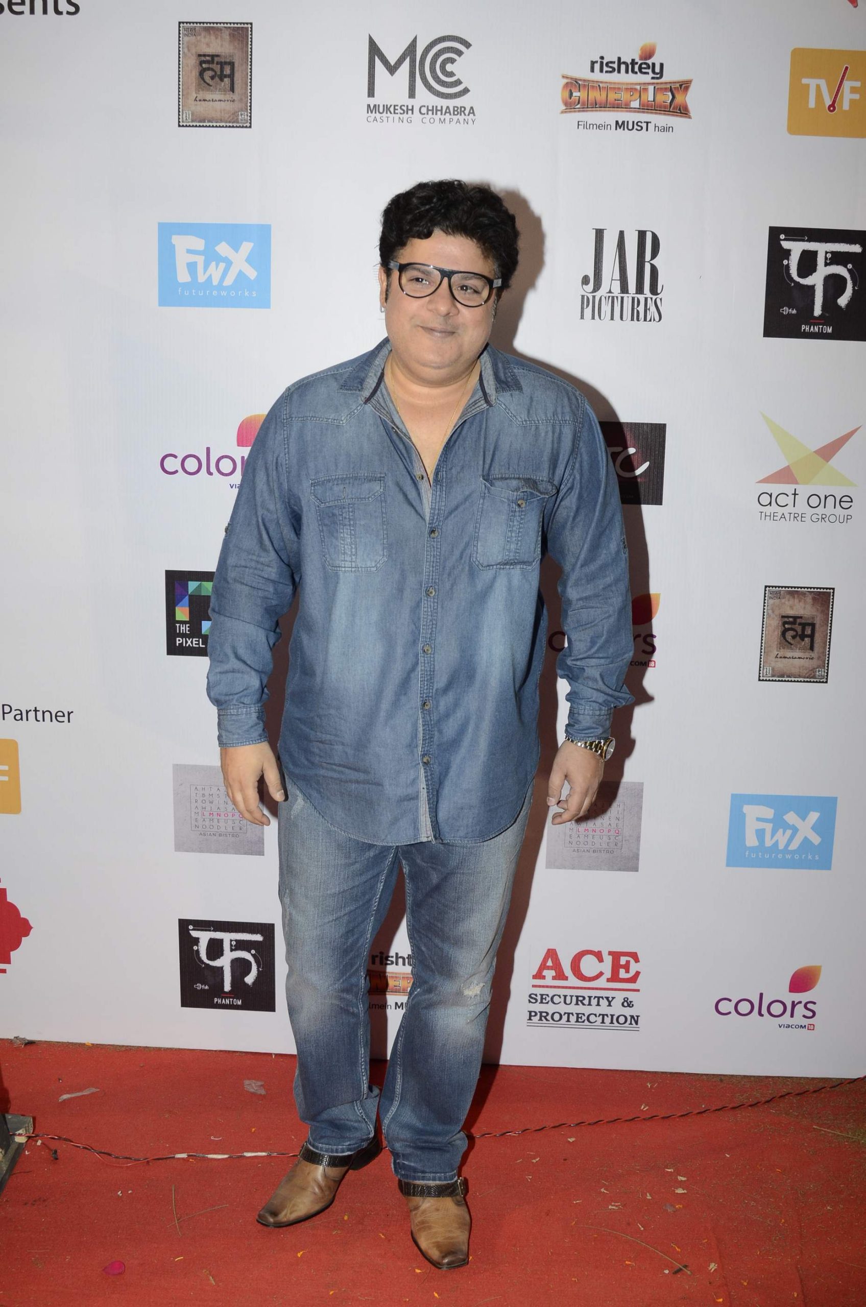 Manisha Koirala, Ayushmann Khurrana and Sonu Sood Spotted at Khidkiyaan ...