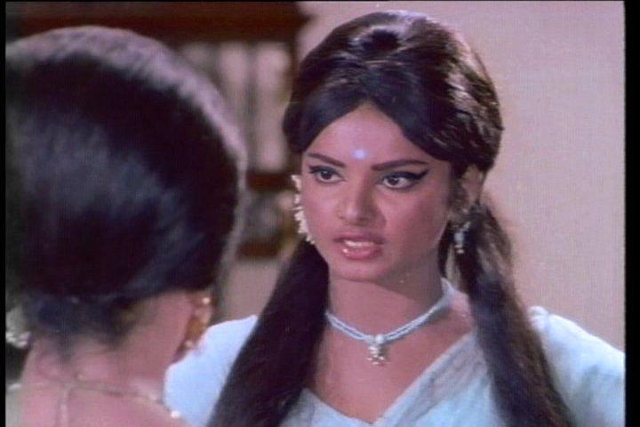 Rekha Turns 62 Today! - Masala.com