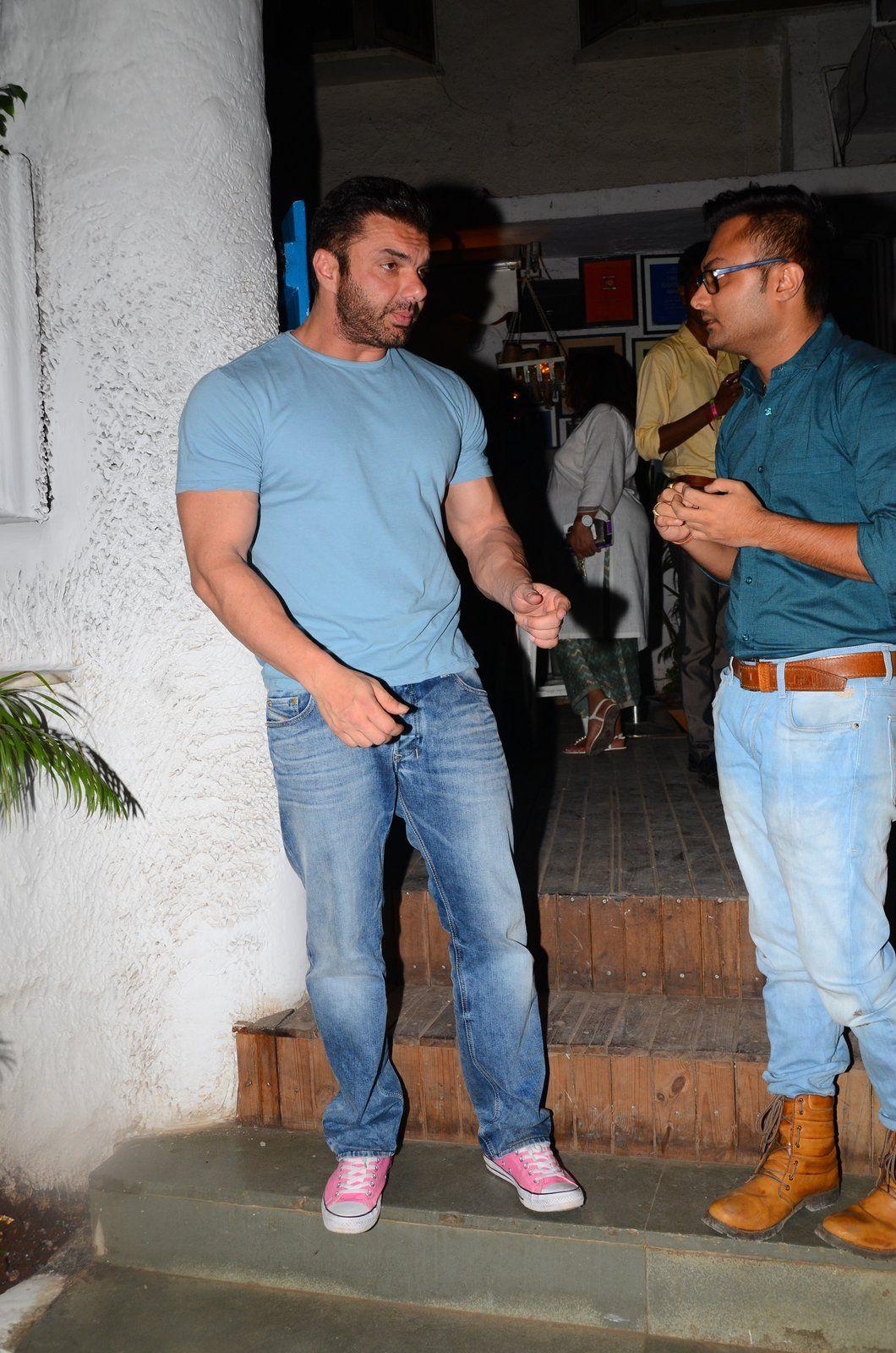 Star Spotting: Akshay Kumar, Twinkle Khanna, Kangana Ranaut and Preity ...