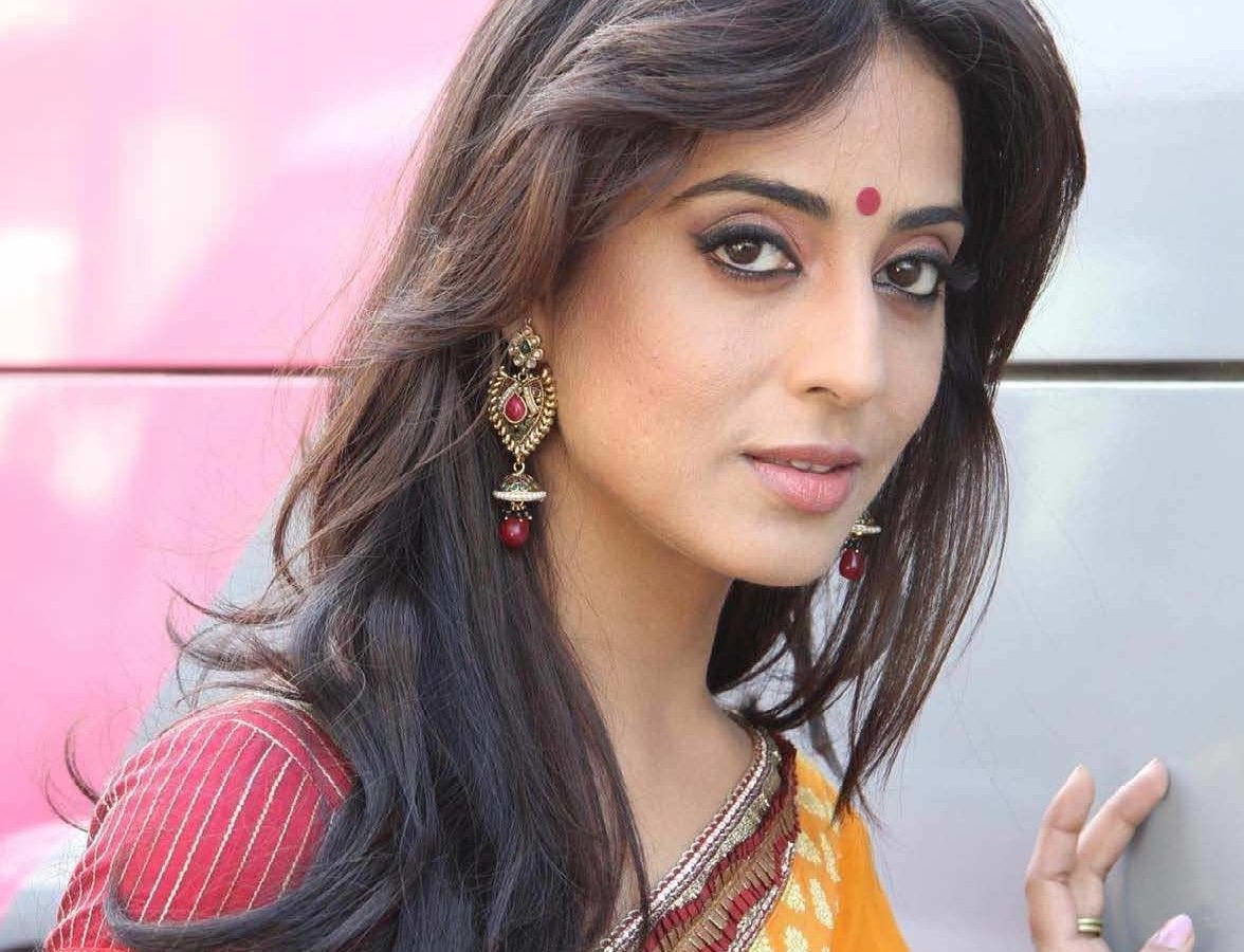 Mahie Gill - Latest News, Photos & Videos on Mahie Gill - Masala
