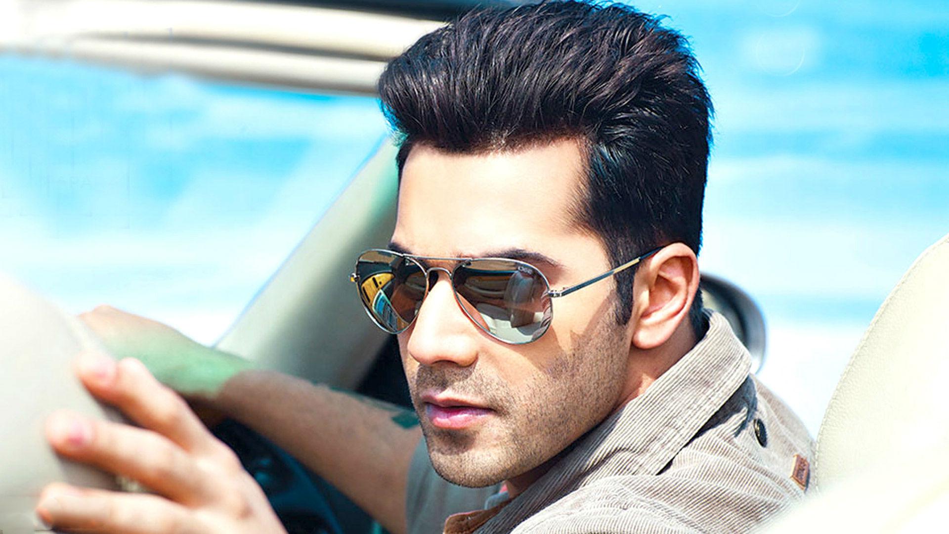Varun Dhawan and Student of the Year 1: Unknown Facts! - Masala.com