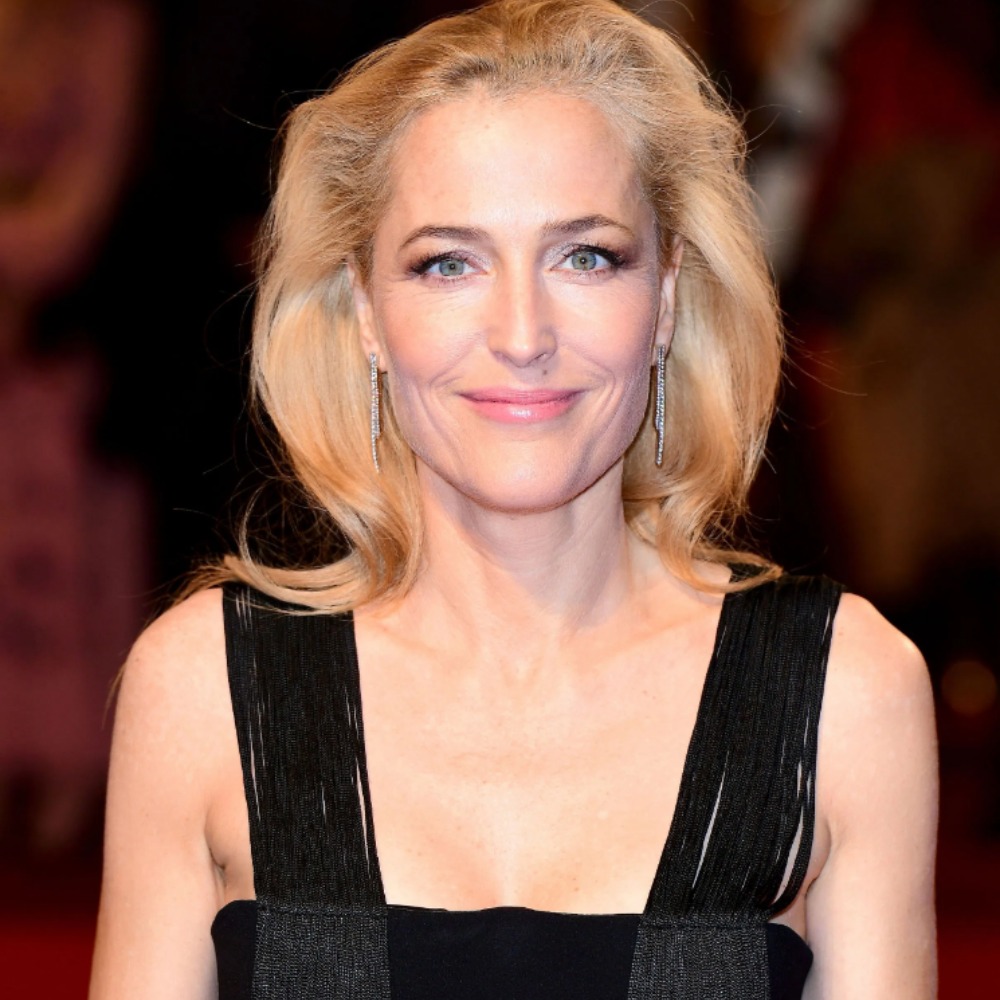 Gillian Anderson: ‘It’s Very Helpful For An Actor to Slightly Fall in ...