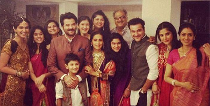 15 Unseen Family Photographs of Favourite Bollywood Stars - Masala.com