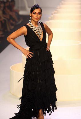 Ashish Soni fashion show - Masala.com