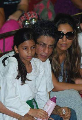SRK and family's day of action - Masala.com