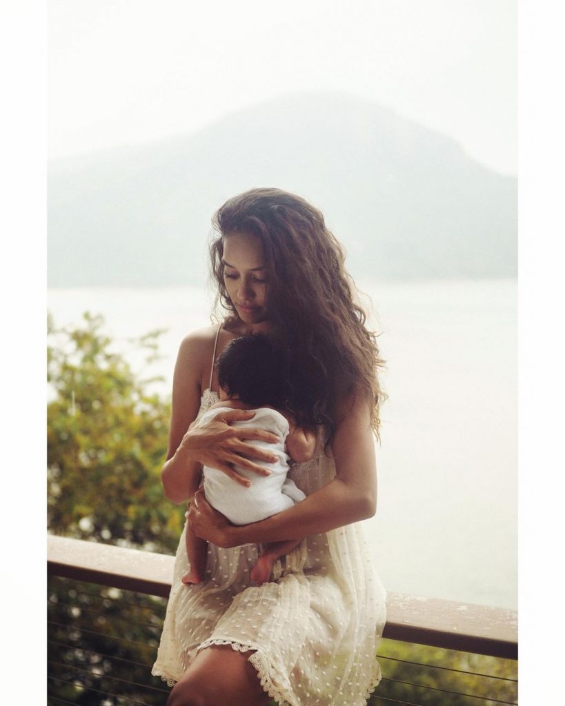 Lisa Haydon introduces daughter Lara to the world in new photo - Masala.com
