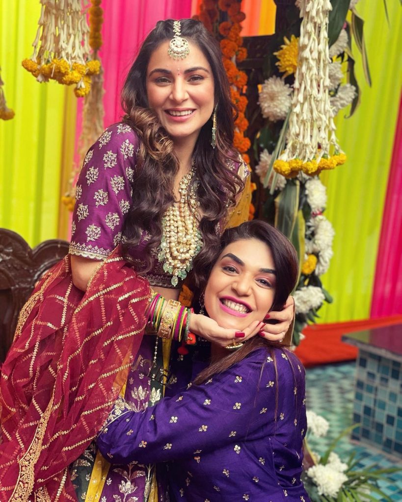 SEE PICS: Shraddha Arya is a happy bride as photos from mehendi ...