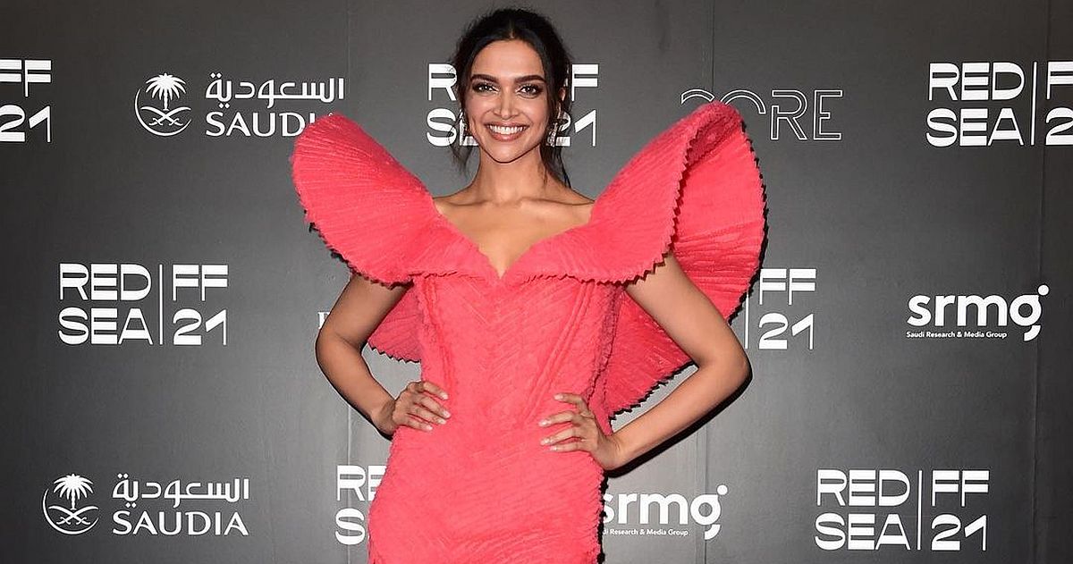 Cocktail Movie Deepika Green Dress