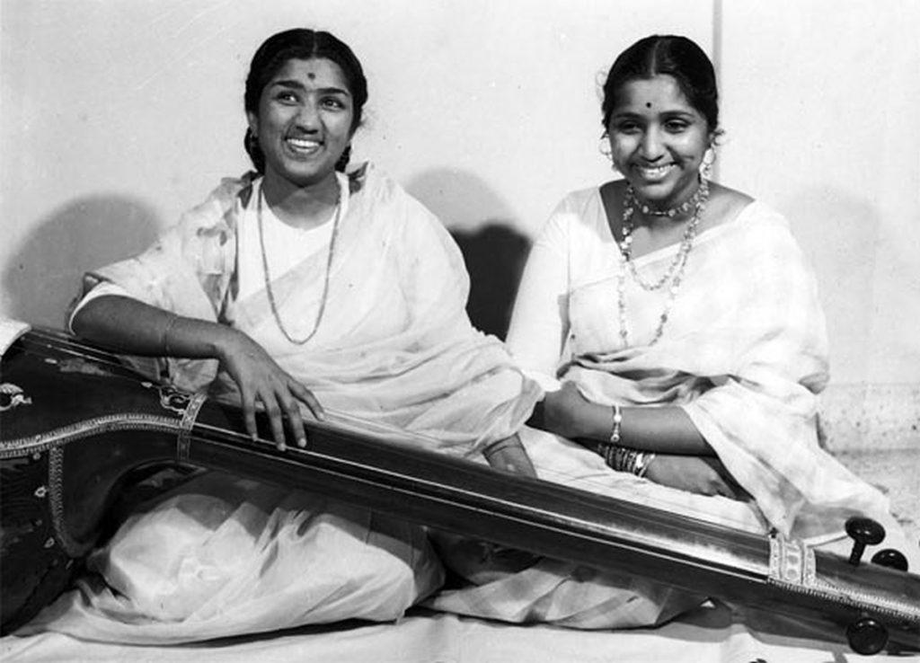 Asha Bhosle shares childhood pic with Lata Mangeshkar