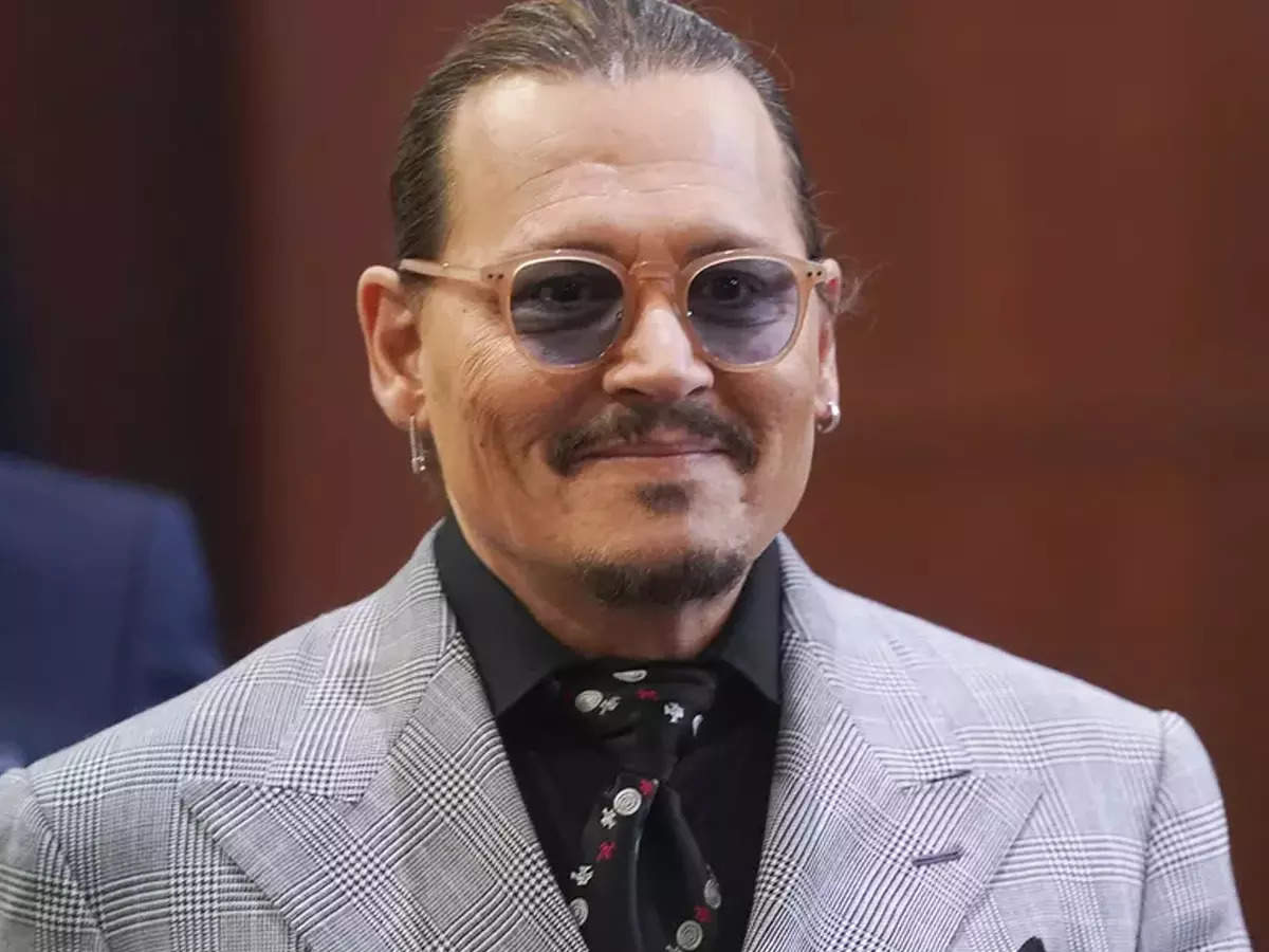Johnny Depp resolves the 'City of Lies' assault suit