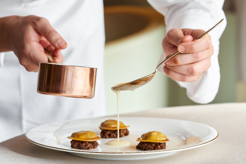 Head to this restaurant to give a treat to your tastebuds