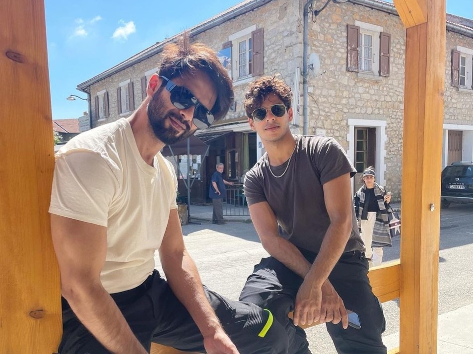 Watch: Shahid Kapoor shakes a leg with Ishaan Khatter