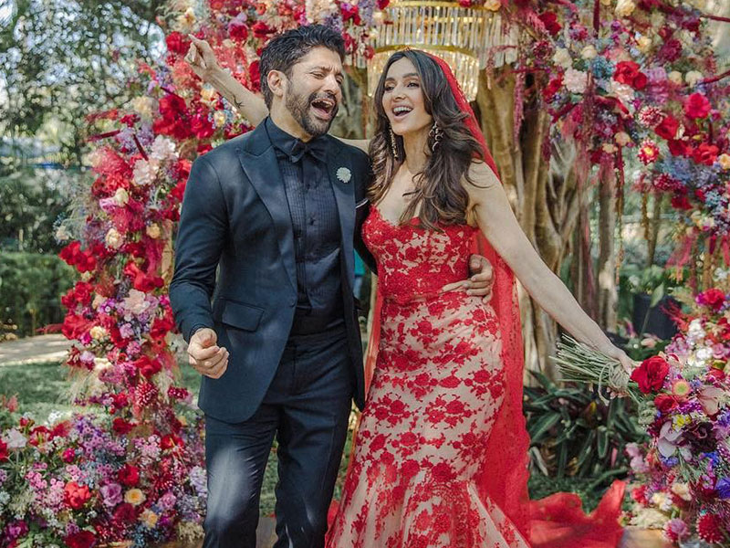 Farhan Akhtar's wish for Shibani 42nd is the cutest thing