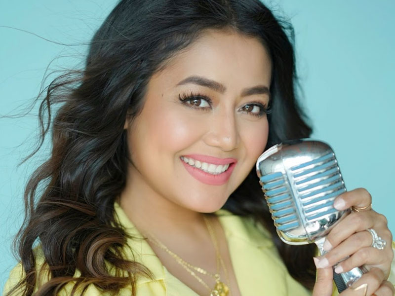 Neha Kakkar welcomes Falguni Pathak after fight on1999 song