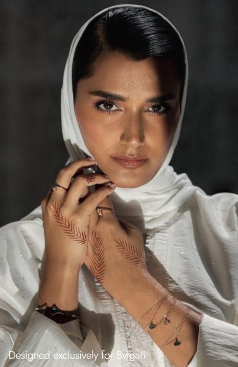Discover how Dr. Azra has revolutionized the art of henna designing ...