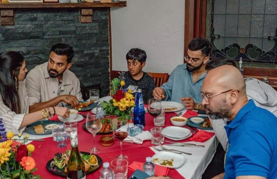 Athiya Shetty and KL Rahul dine with Virat and Rahul Dravid Athiya Shetty and KL Rahul dine with Virat and Rahul Dravid