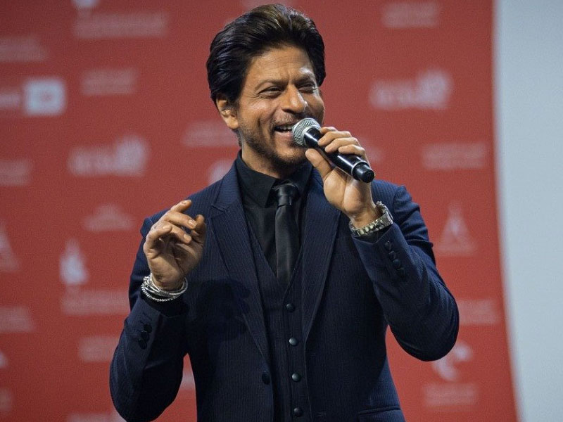 Shah Rukh Khan stopped at Mumbai airport; here's why love 1